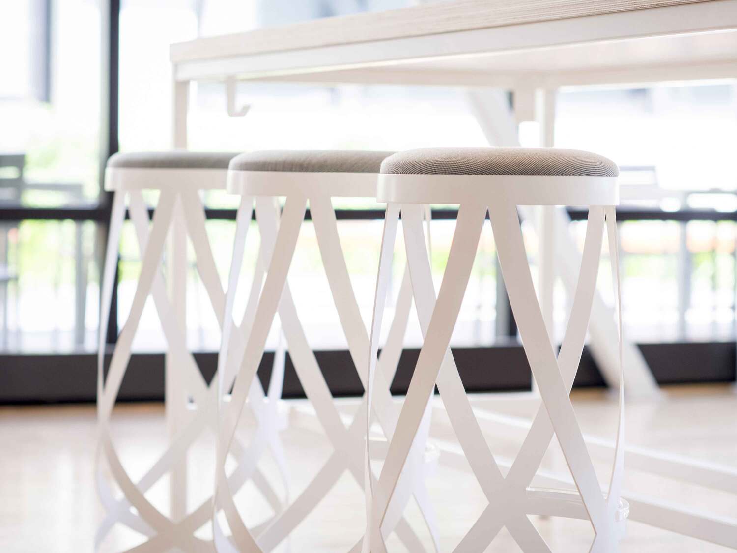 ribbon' stools